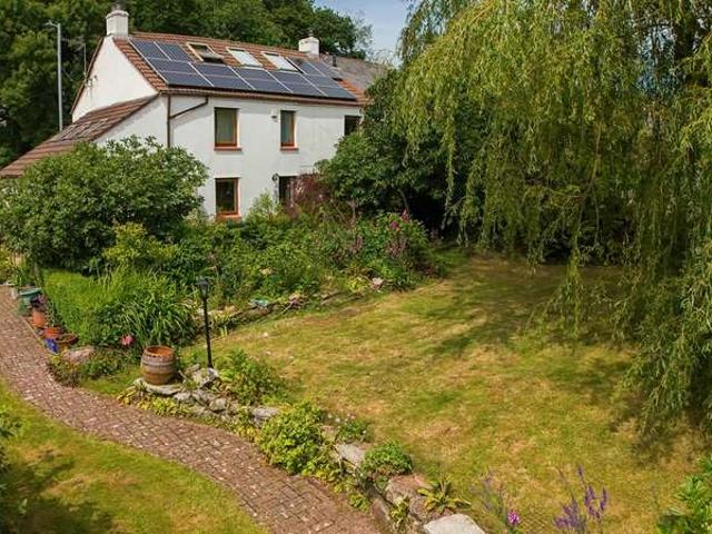 4 Bedroom Semi Detached House