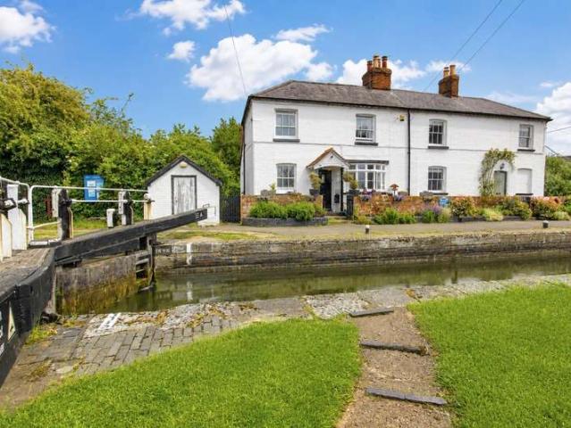 4 Bedroom Semi Detached House