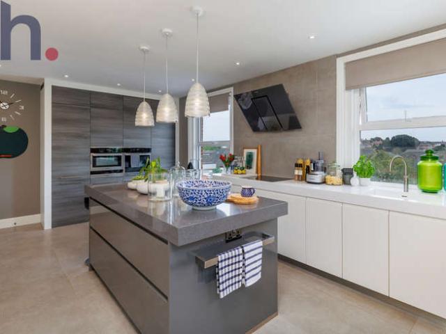 4 Bedroom Semi Detached House