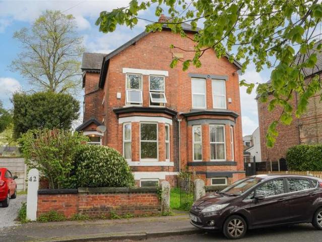 4 Bedroom Semi Detached House