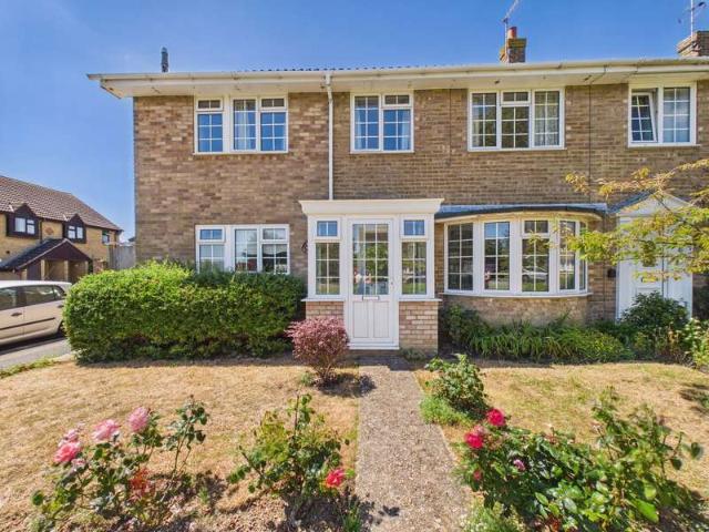 4 Bedroom Semi Detached House
