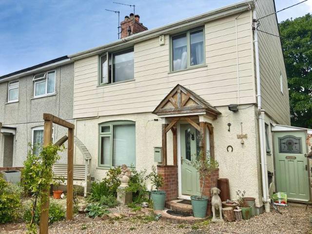 4 Bedroom Semi Detached House