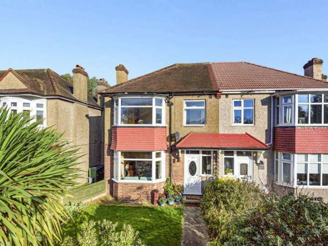 4 Bedroom Semi Detached House