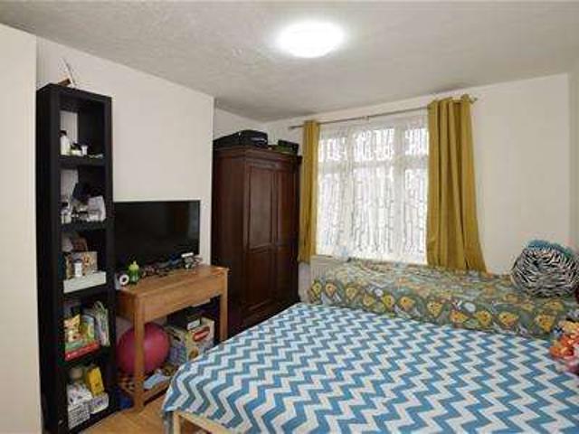 4 Bedroom Semi Detached House