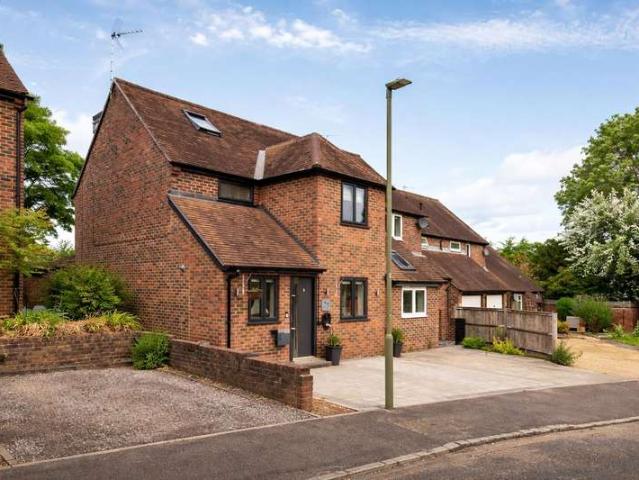 4 Bedroom Semi Detached House