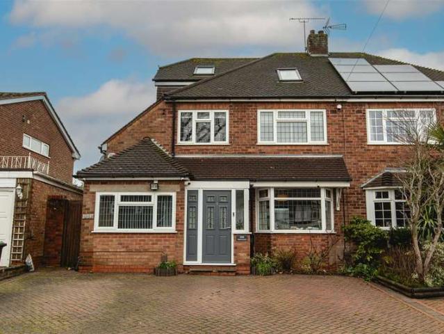 4 Bedroom Semi Detached House