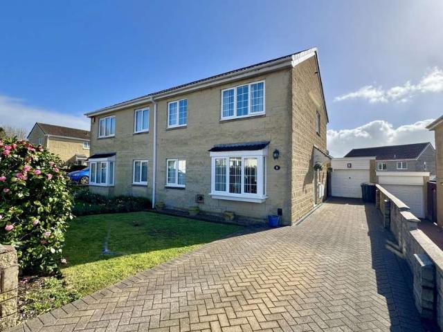 4 Bedroom Semi Detached House