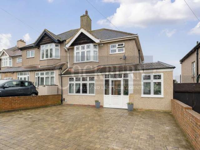 4 Bedroom Semi Detached House