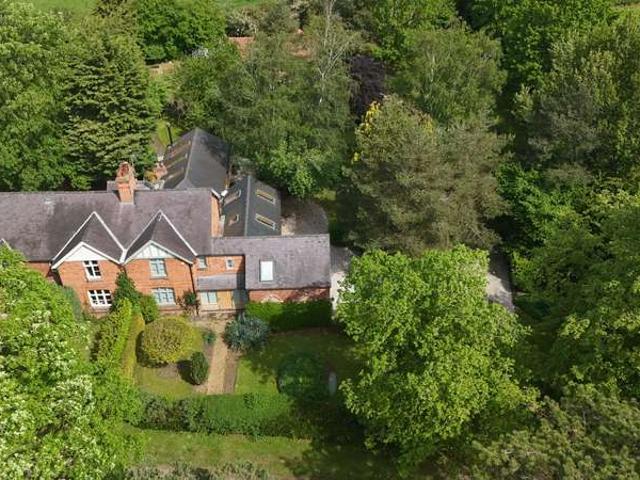 4 Bedroom Semi Detached House