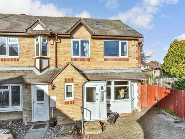 4 Bedroom Semi Detached House