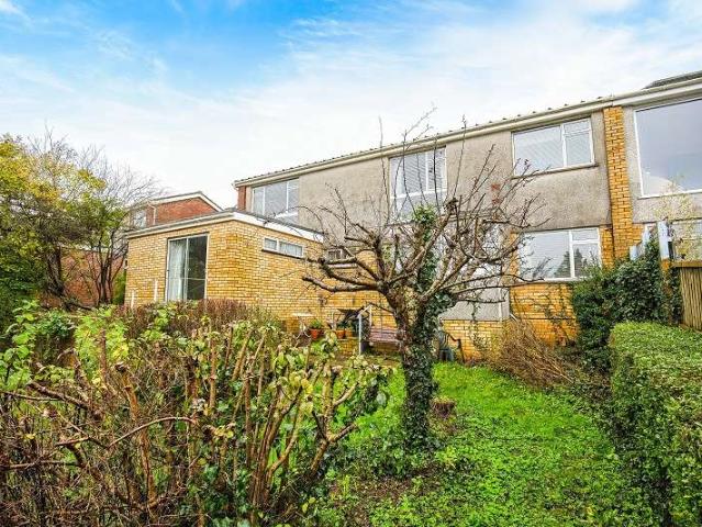 4 Bedroom Semi Detached House