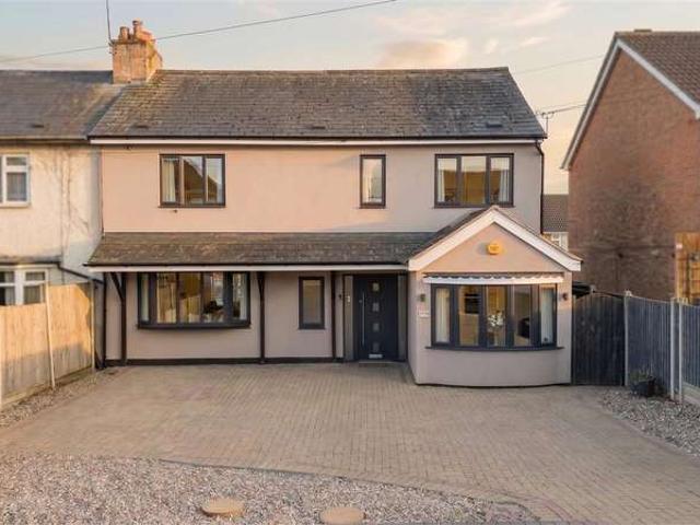 4 Bedroom Semi Detached House