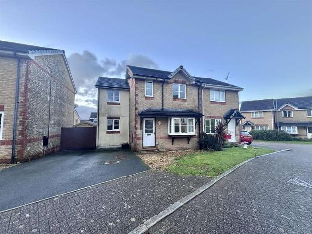 4 Bedroom Semi Detached House