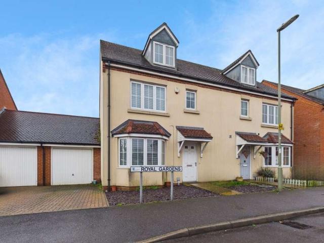 4 Bedroom Semi Detached House