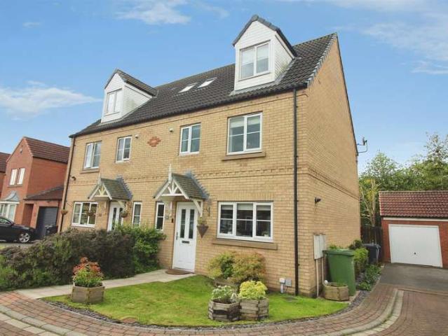 4 Bedroom Semi Detached House