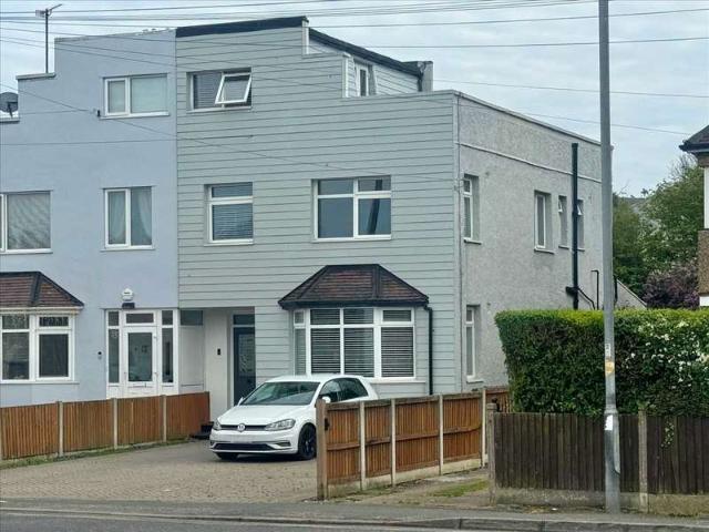 4 Bedroom Semi Detached House