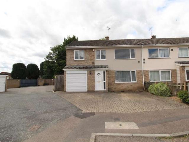 4 Bedroom Semi Detached House
