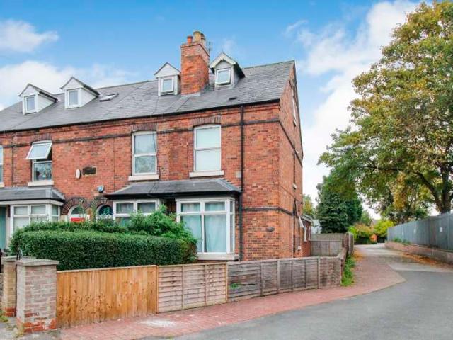 4 Bedroom Semi Detached House