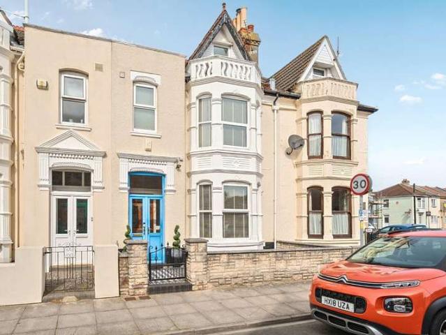 4 Bedroom Semi Detached House