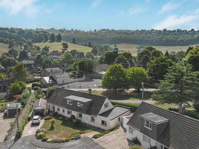 4 Bedroom Semi Detached House