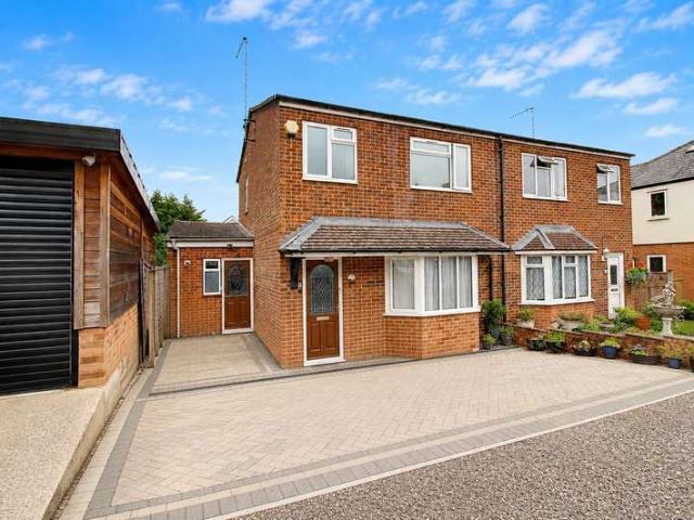 4 Bedroom Semi Detached House