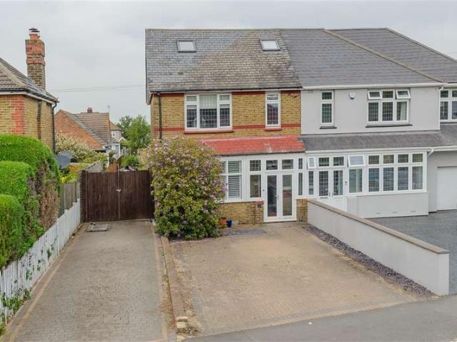 4 Bedroom Semi Detached House