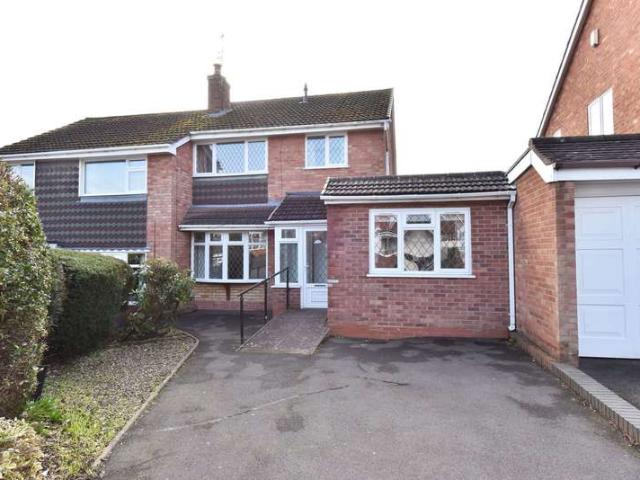 4 Bedroom Semi Detached House