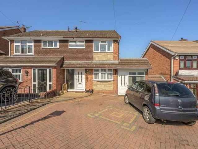 4 Bedroom Semi Detached House