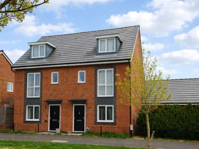 4 Bedroom Semi Detached House