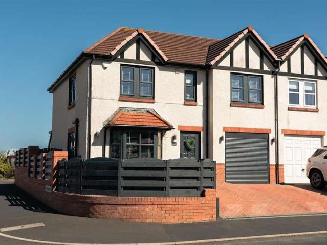 4 Bedroom Semi Detached House