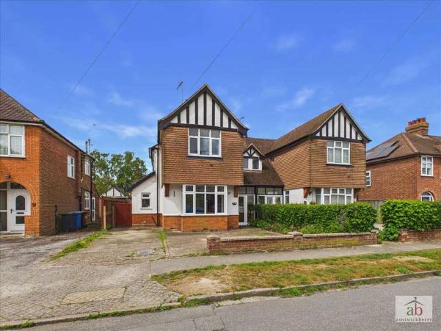 4 Bedroom Semi Detached House