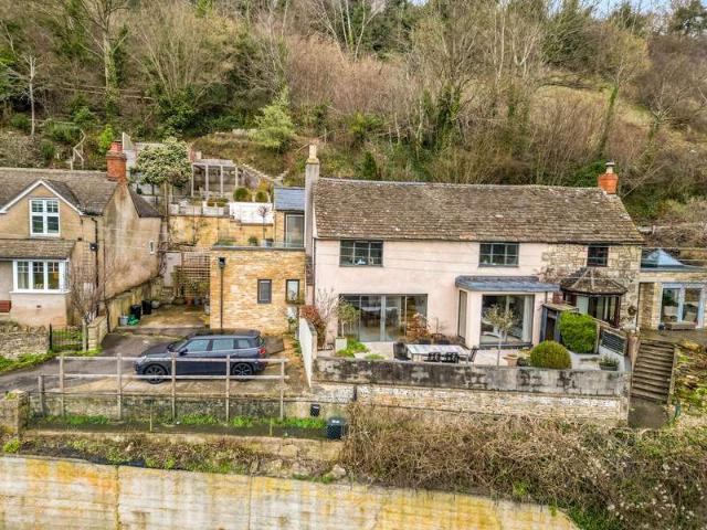 4 Bedroom Semi Detached House