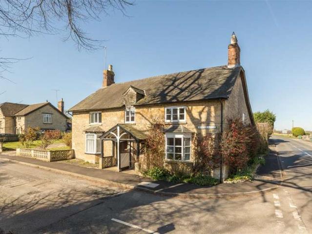 4 Bedroom Semi Detached House