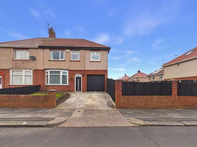 4 Bedroom Semi Detached House