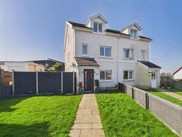 4 Bedroom Semi Detached House