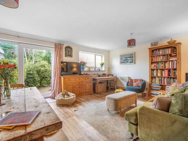 4 Bedroom Semi Detached House