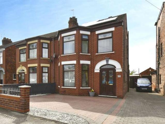 4 Bedroom Semi Detached House