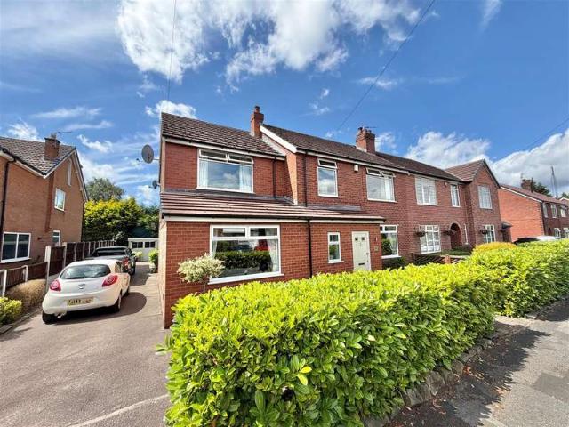 4 Bedroom Semi Detached House