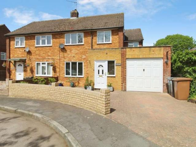 4 Bedroom Semi Detached House