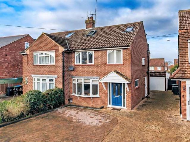 4 Bedroom Semi Detached House