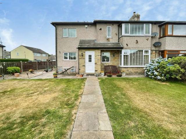 4 Bedroom Semi Detached House