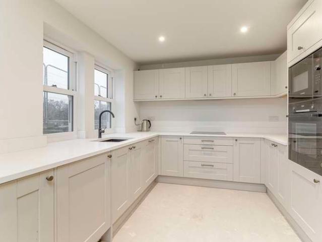 4 Bedroom Semi Detached House