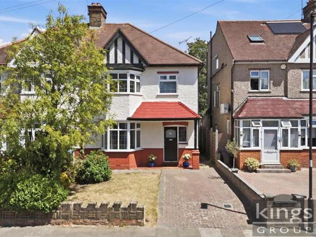 4 Bedroom Semi Detached House