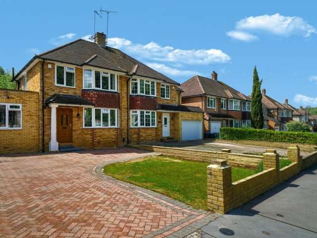 4 Bedroom Semi Detached House
