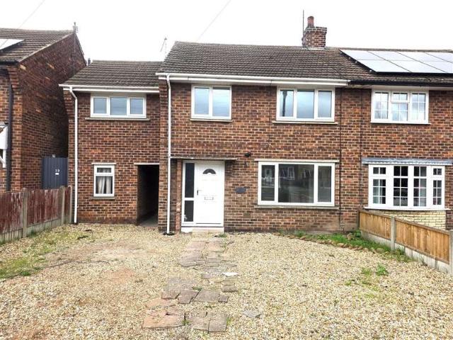 4 Bedroom Semi Detached House
