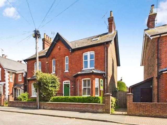 4 Bedroom Semi Detached House