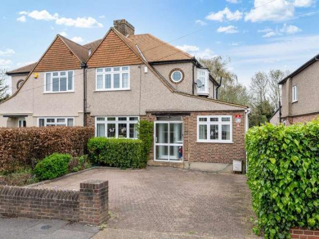 4 Bedroom Semi Detached House