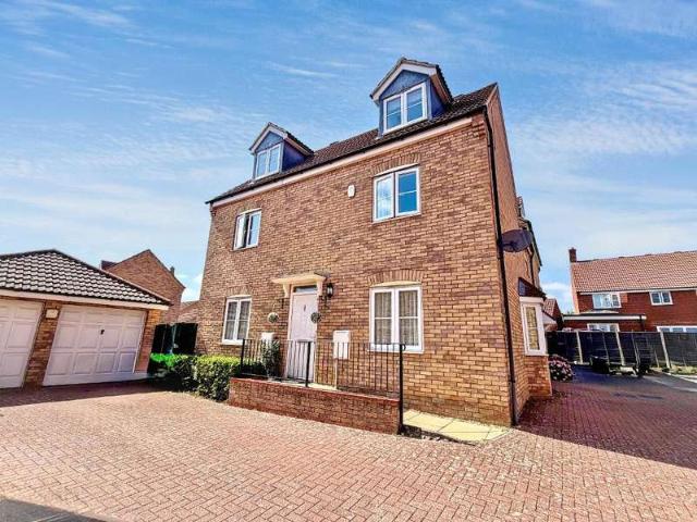 4 Bedroom Semi Detached House