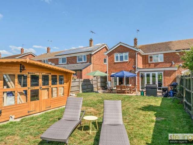 4 Bedroom Semi Detached House