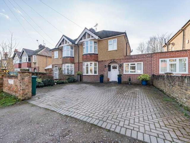 4 Bedroom Semi Detached House